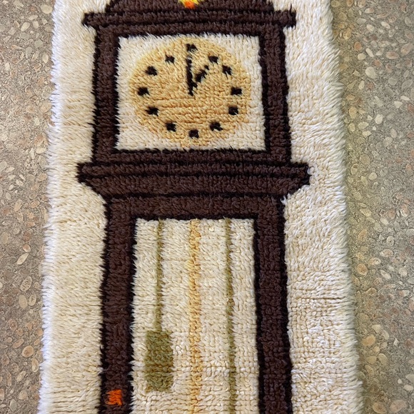 Hand Crafted | Accents | Hickory Dickory Dock Latch Hook Rug Wall ...
